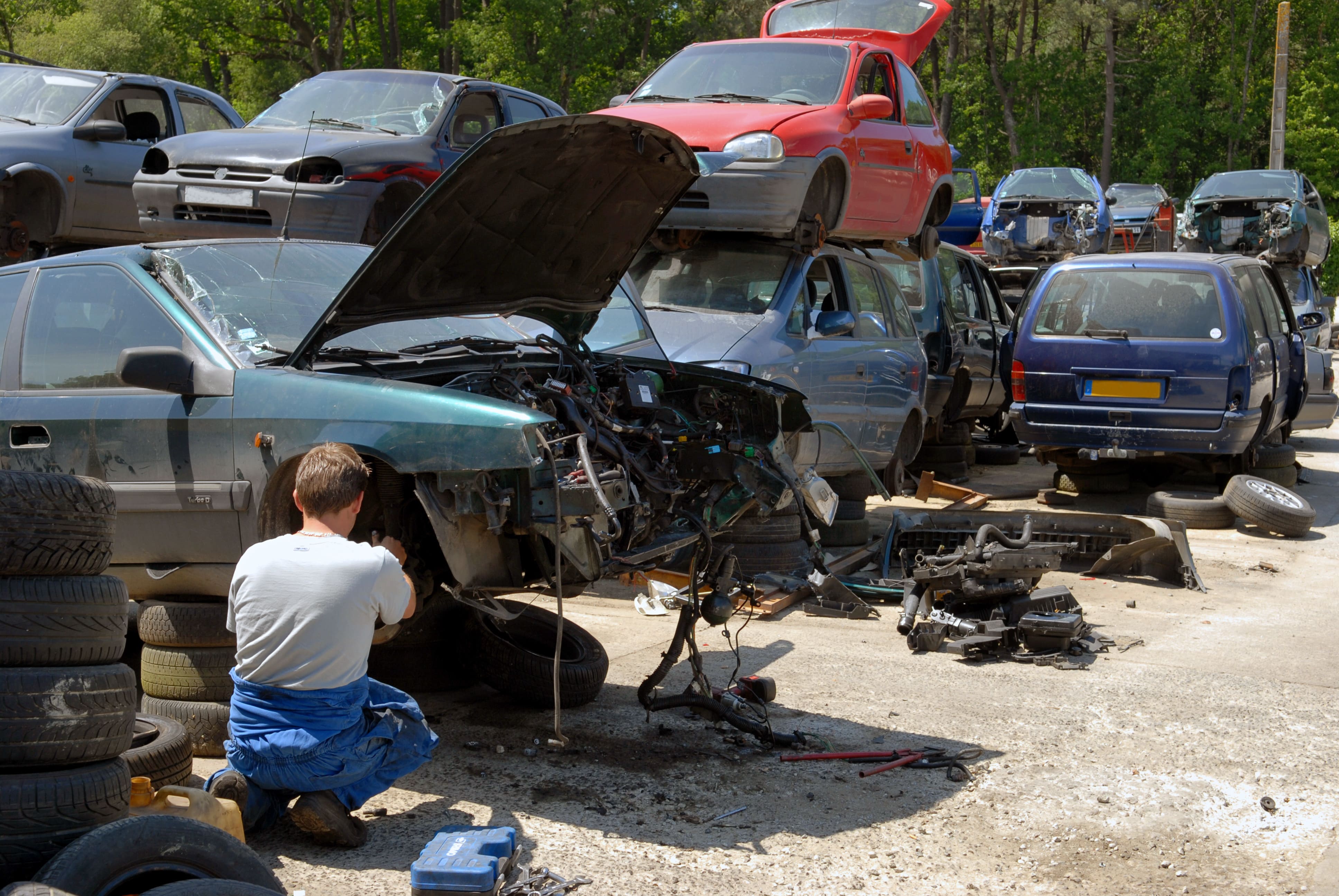 Casse auto, vente de pièces détachées et recyclage d'épaves à Brive-la ...